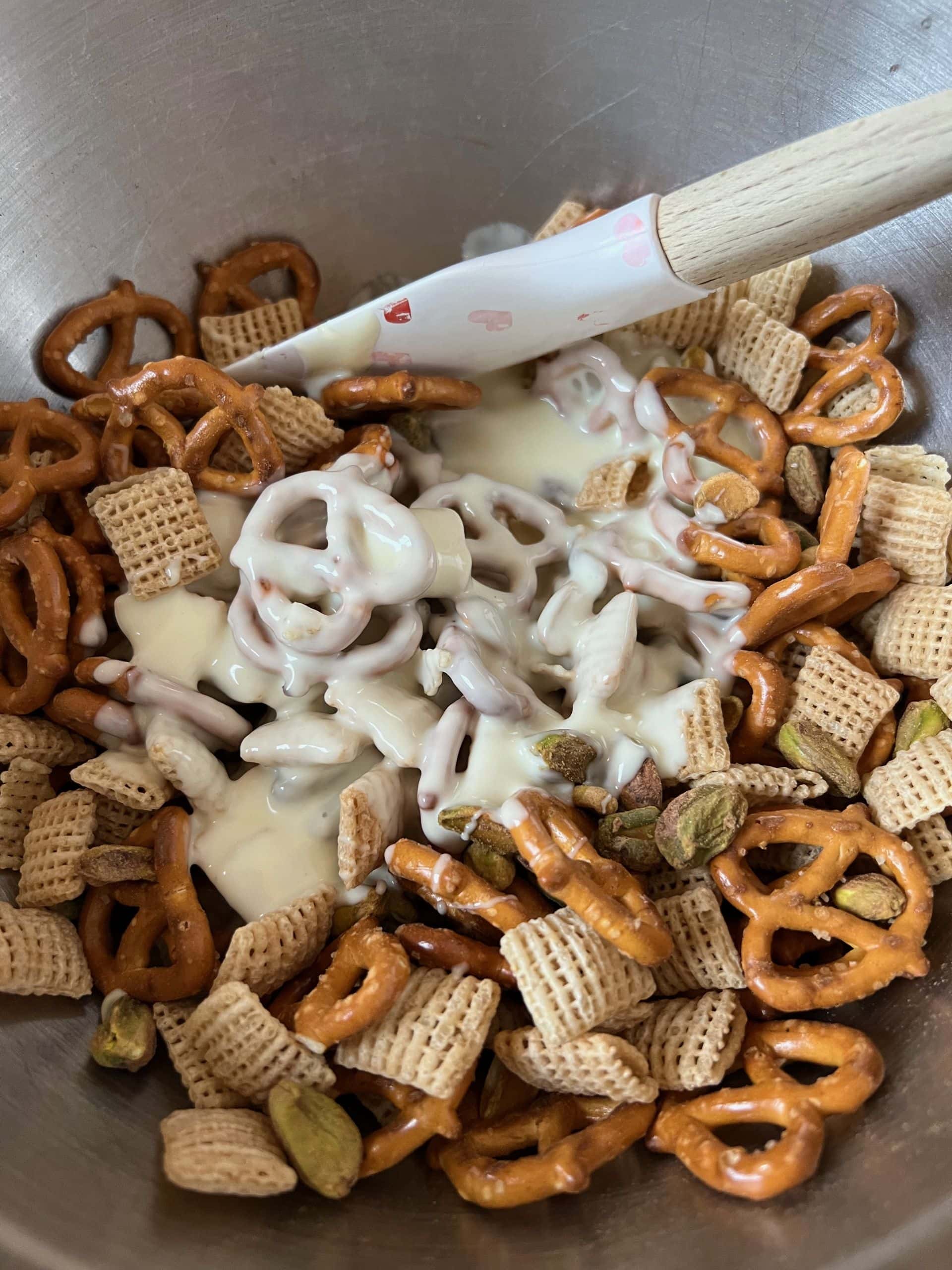 White Chocolate Chex Party Mix - Manila Spoon