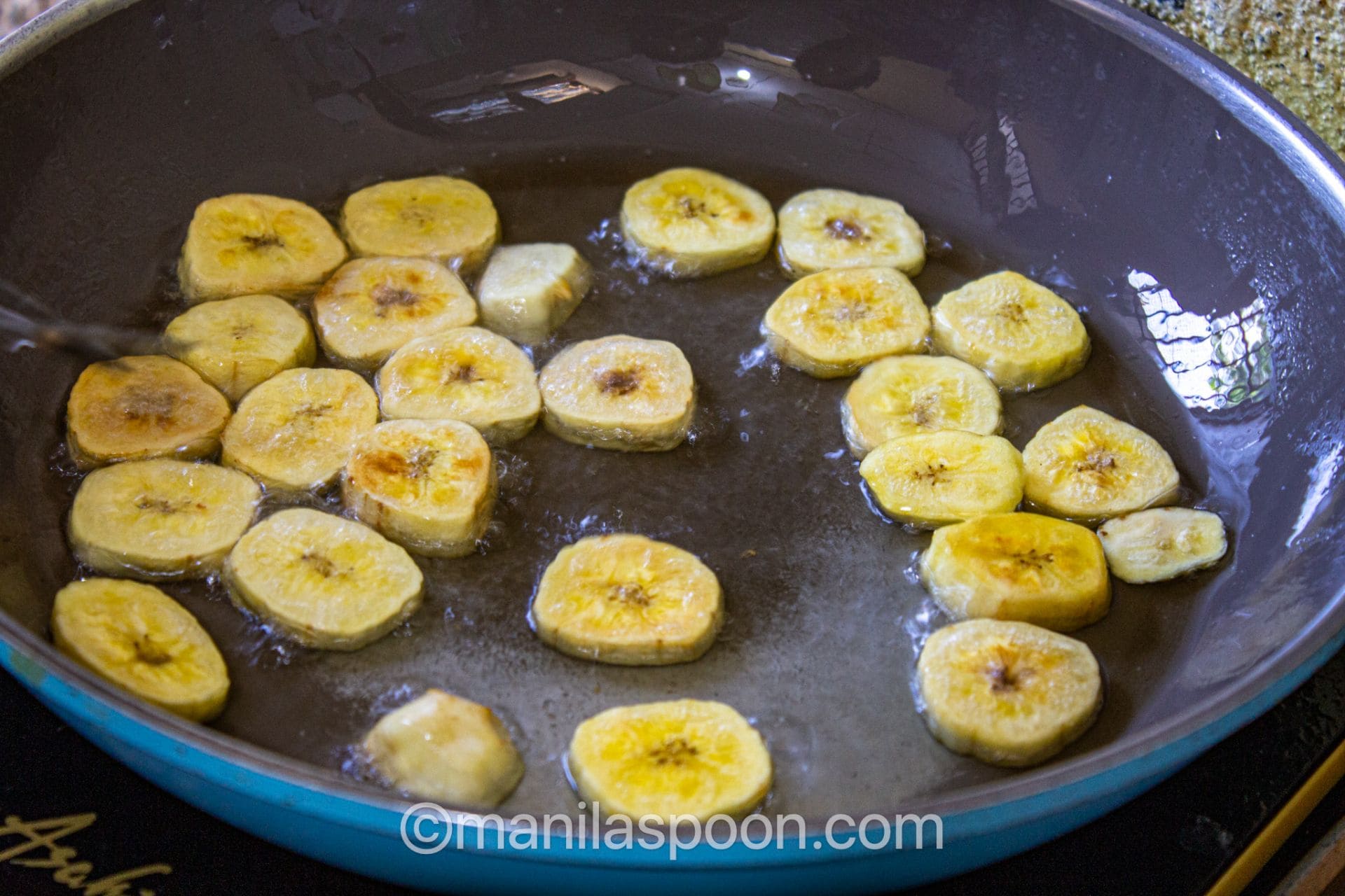 Tostones with Garlic-Mayo Sauce - Manila Spoon