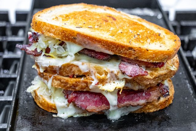 How to Make a classic Reuben sandwich - Manila Spoon