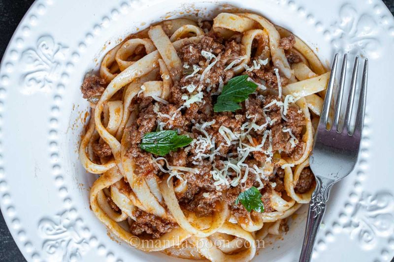 Authentic Tagliatelle with Bolognese Sauce (Tagliatelle al Ragù alla ...